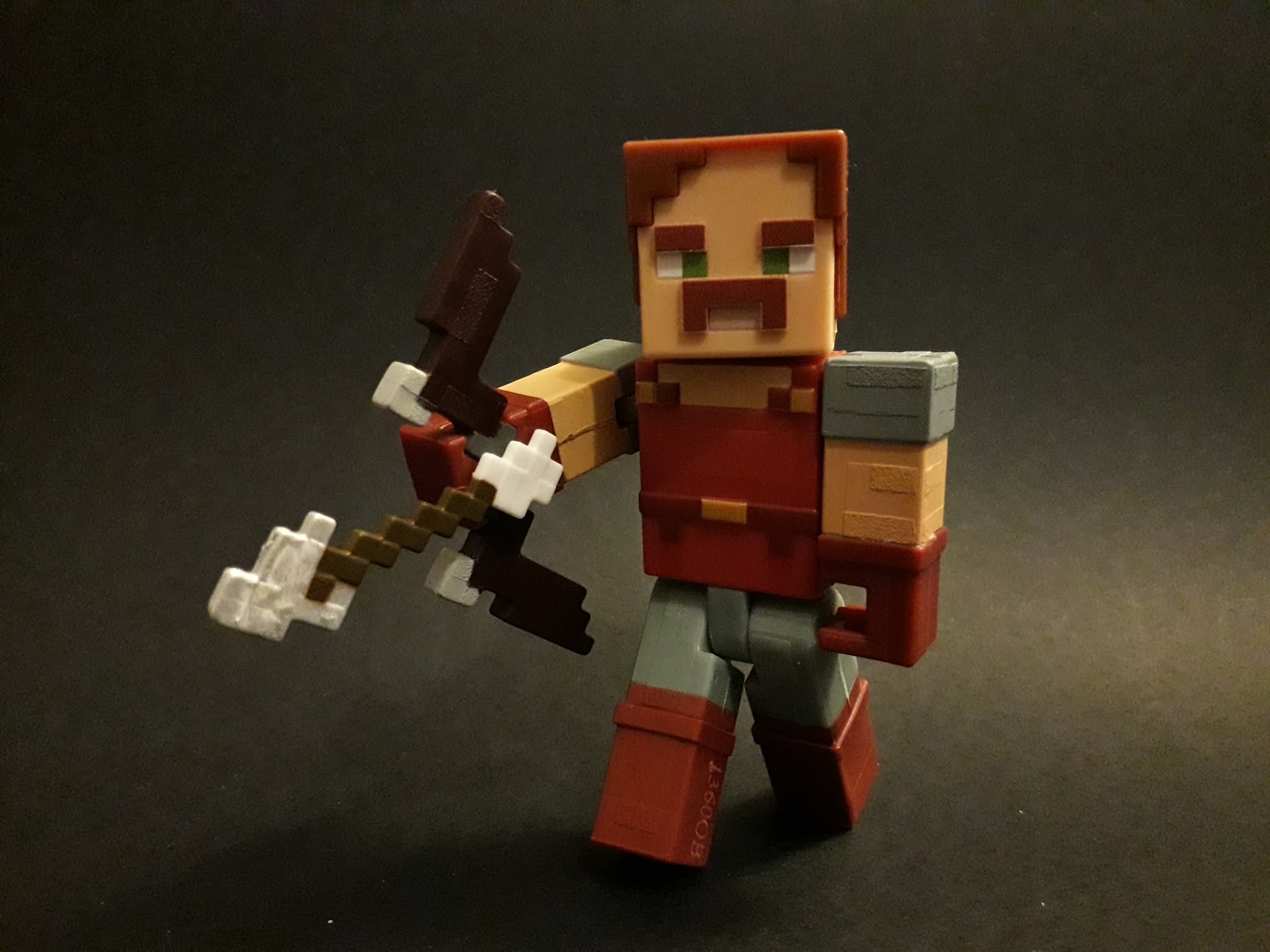 My Best Toys: Minecraft Dungeons: Nameless one and Hal...