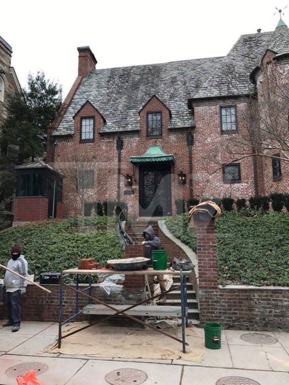 The Tunnel Wall: President Obama Builds Wall Around DC Mansion, hangs ...