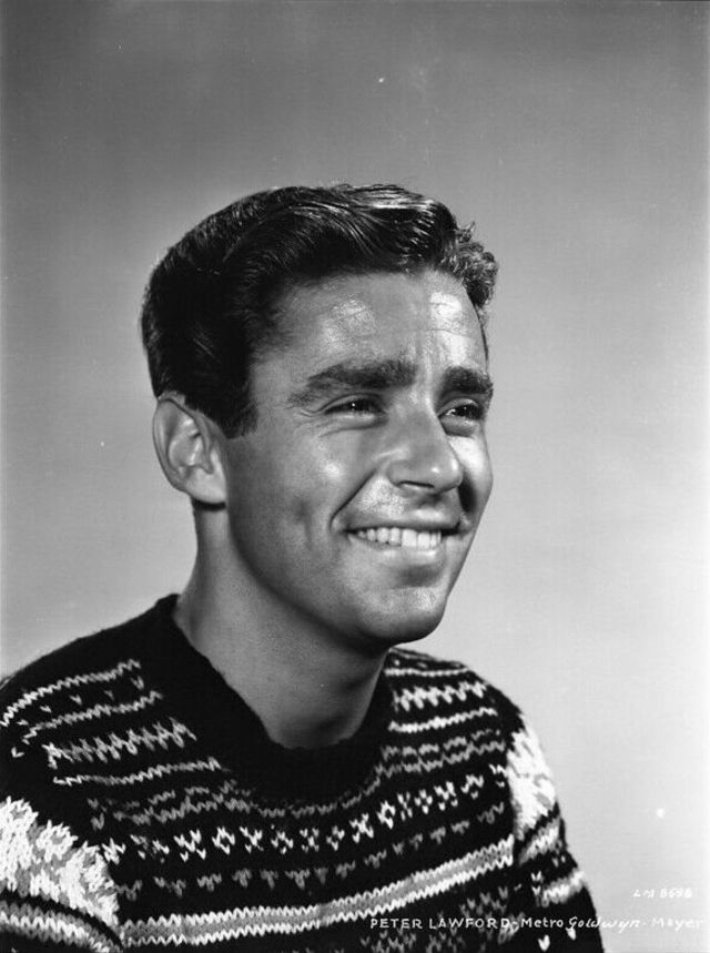 Handsome Portrait Photos of Peter Lawford in the 1940s and ’50s ...