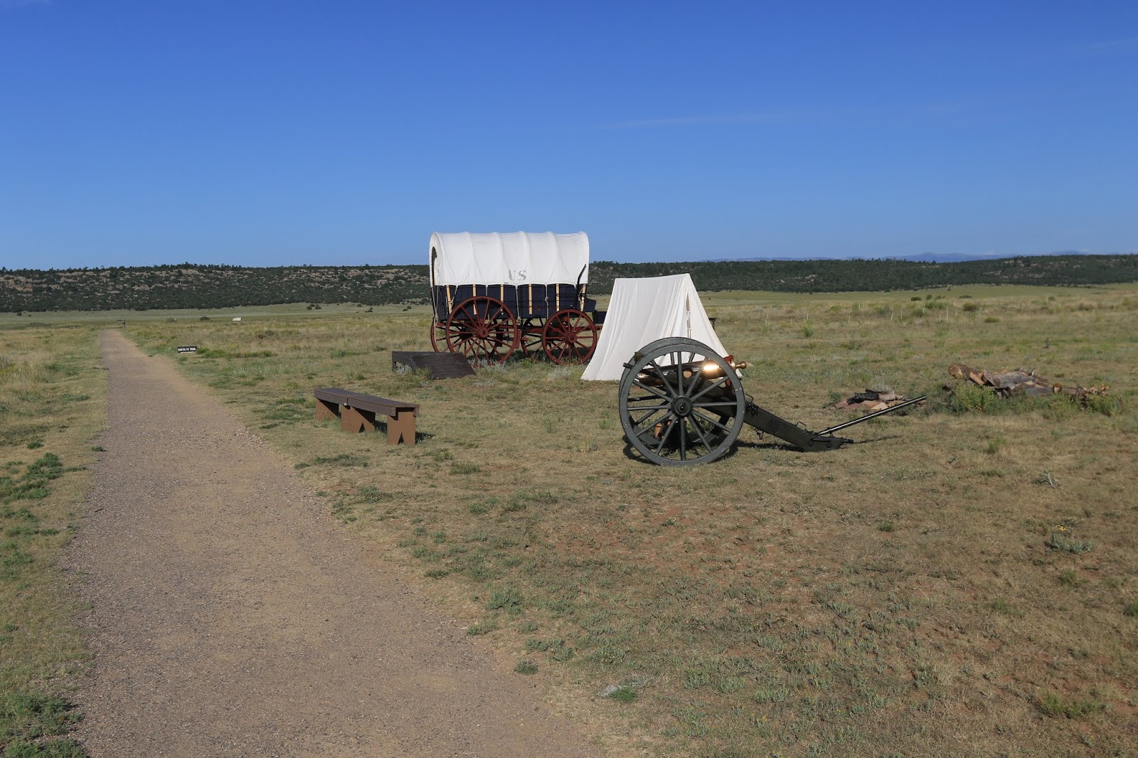 gjhikes.com: Fort Union National Monument