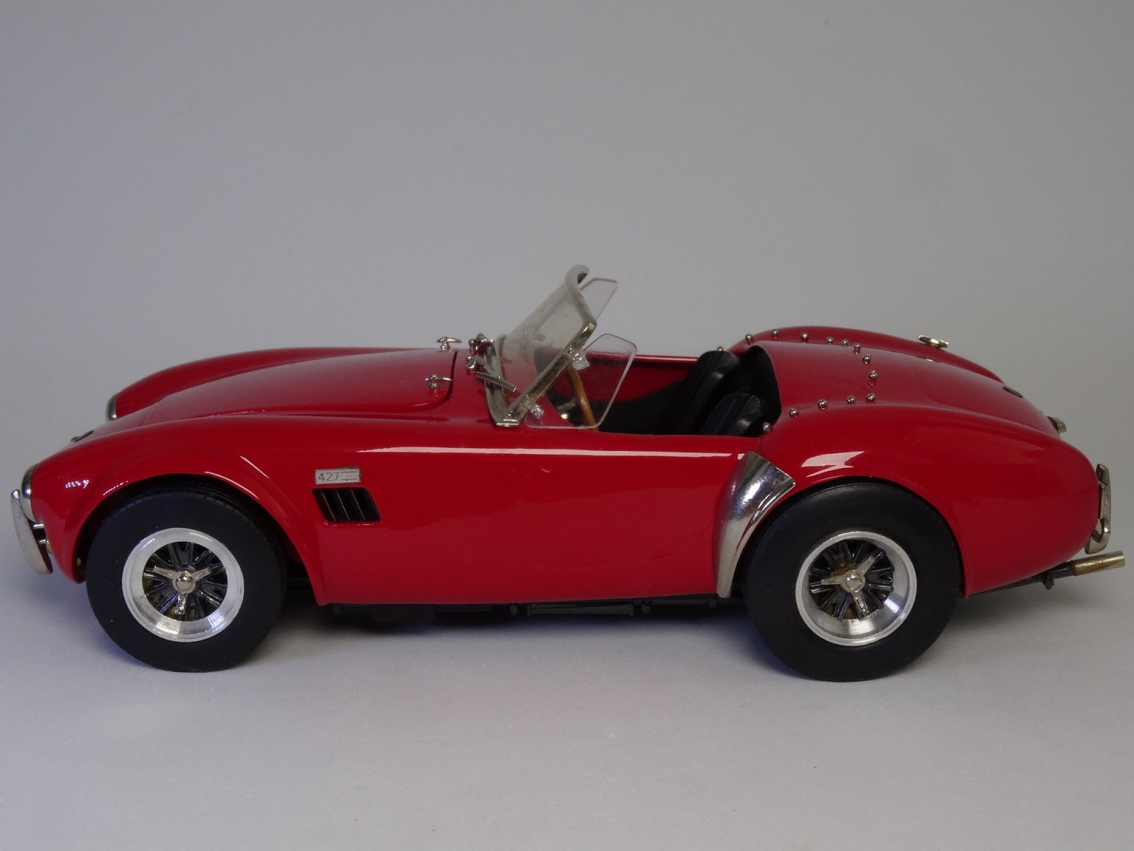 Modelli diecast 1:24 e dintorni: AC Cobra 427 by SMTS