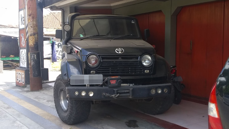 Toyota Land Cruiser "Commando" FJ55