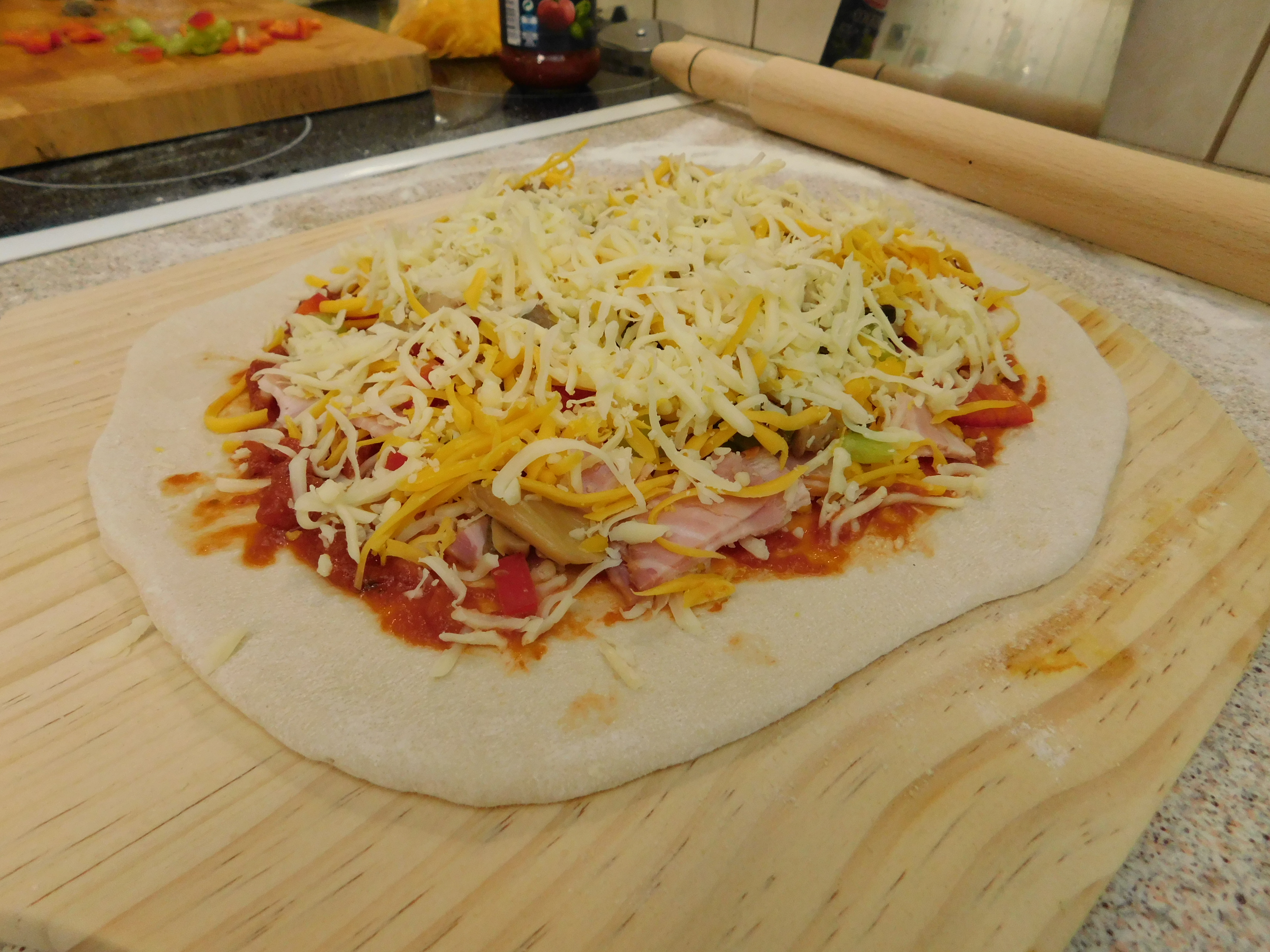 ΠΙΤΣΑ - PIZZA σπέσιαλ λεπτό τραγανό αφράτο ζυμάρι