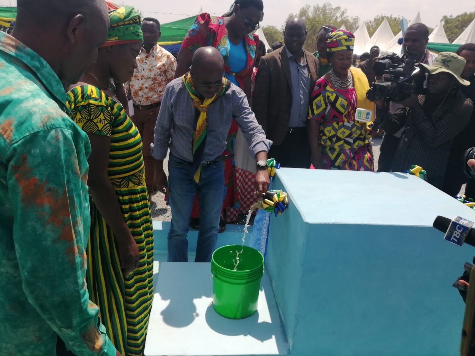 MBARAWA ATOA MIEZI MITATU KWA MAMLAKA ZOTE ZINAZOKADIRIA BEI YA MAJI ...