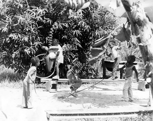 A Rare Glimpse Inside the Lives of Jim Jones’ 909 Followers in ...