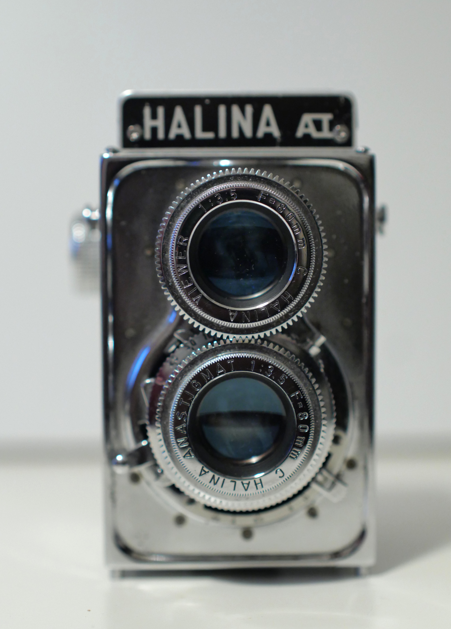 Yat Tang Photographer: Halina A1 TLR Camera - A Quick Summary