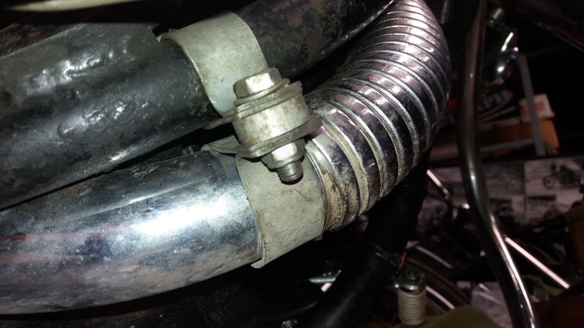 Harley Davidson Panhead : Exhaust system, oil lines, tank & filter