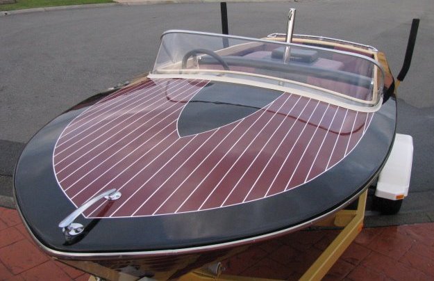 AUSSIE SKIBOATS: HAMMOND CRAFT