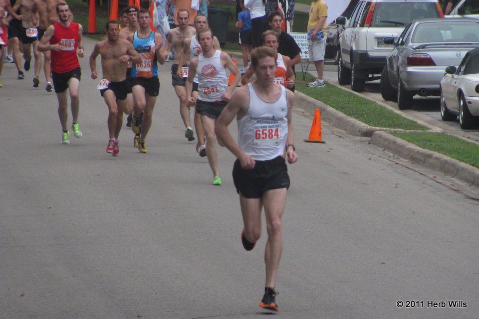 Trouble Afoot!: Drouin runs a record 17:11 at Women's Distance Fest 5K