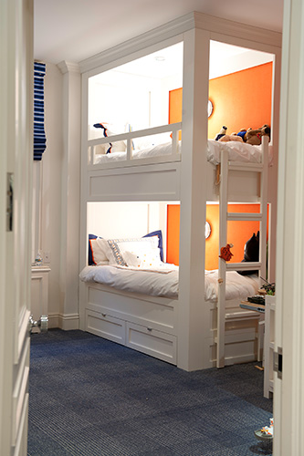 HOLLYWOOD CAPE COD: Built-in Bunk Beds