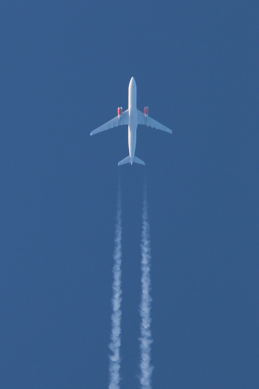 Michigan Exposures: Long Distance Plane Watching