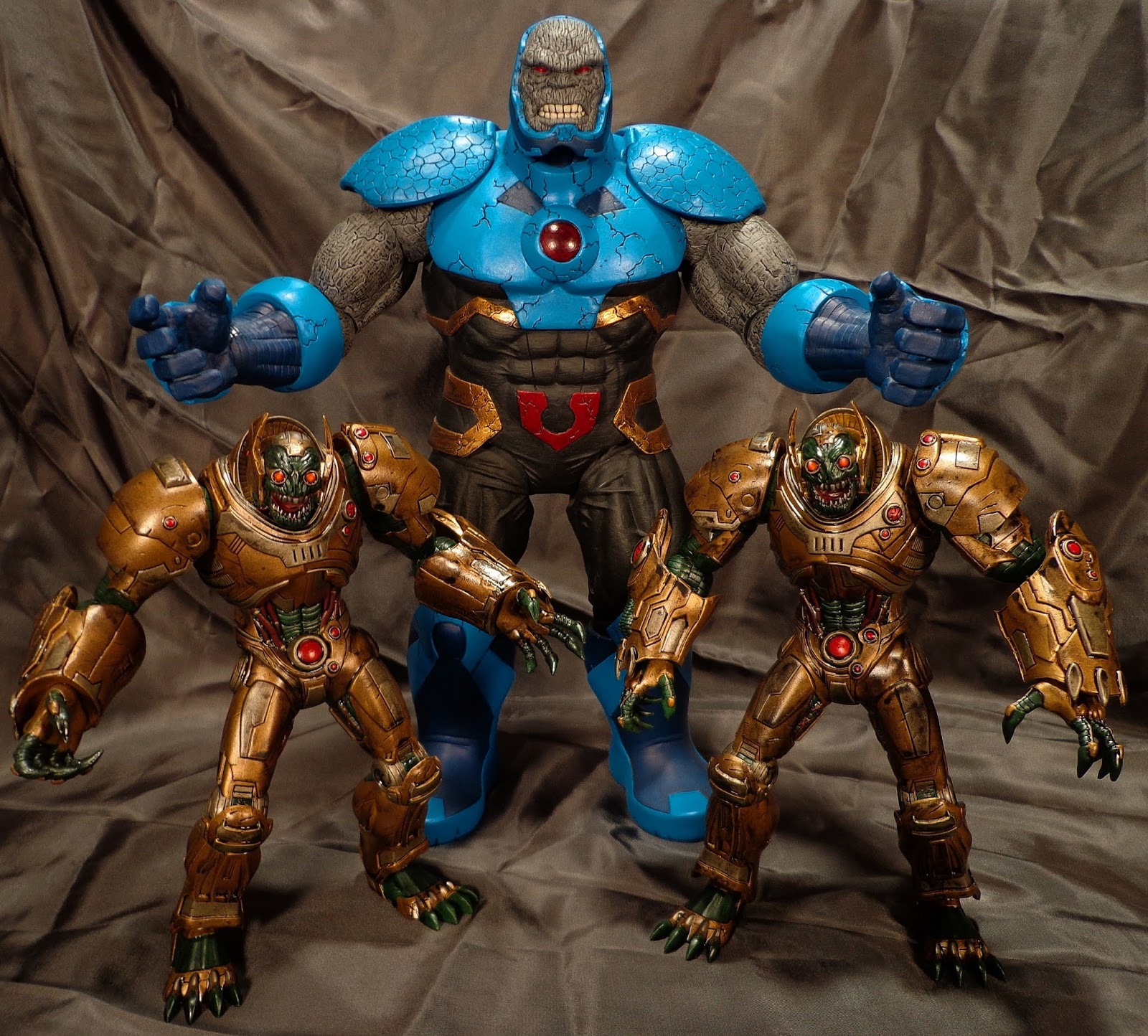Stronox Custom Figures: DC Collectibles: Darkseid and Parademons