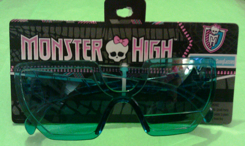 Monster High Gloom Beach Glasses in Ghoulish Style | NataliezWorld