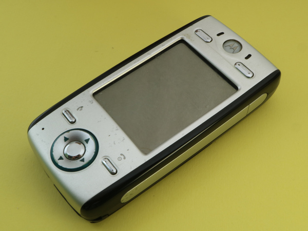 BugWorkShop - 甲蟲工作室: Motorola （摩托羅拉）E680i Linux 智能手機（Smart Phone）PCB模組 - 拆解（三）