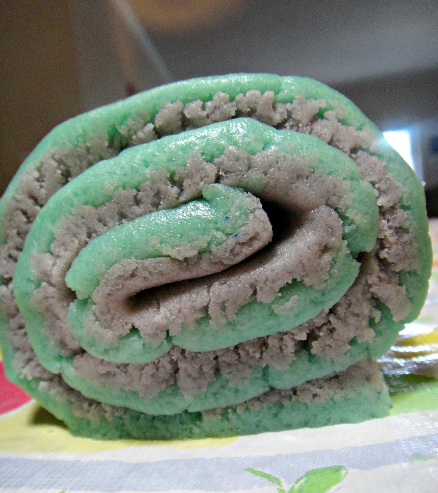 CrAzY Colored Cookies! A great kids project