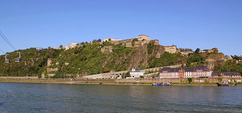 Ploaia de cuvinte: Valea Rinului - siragul de castele