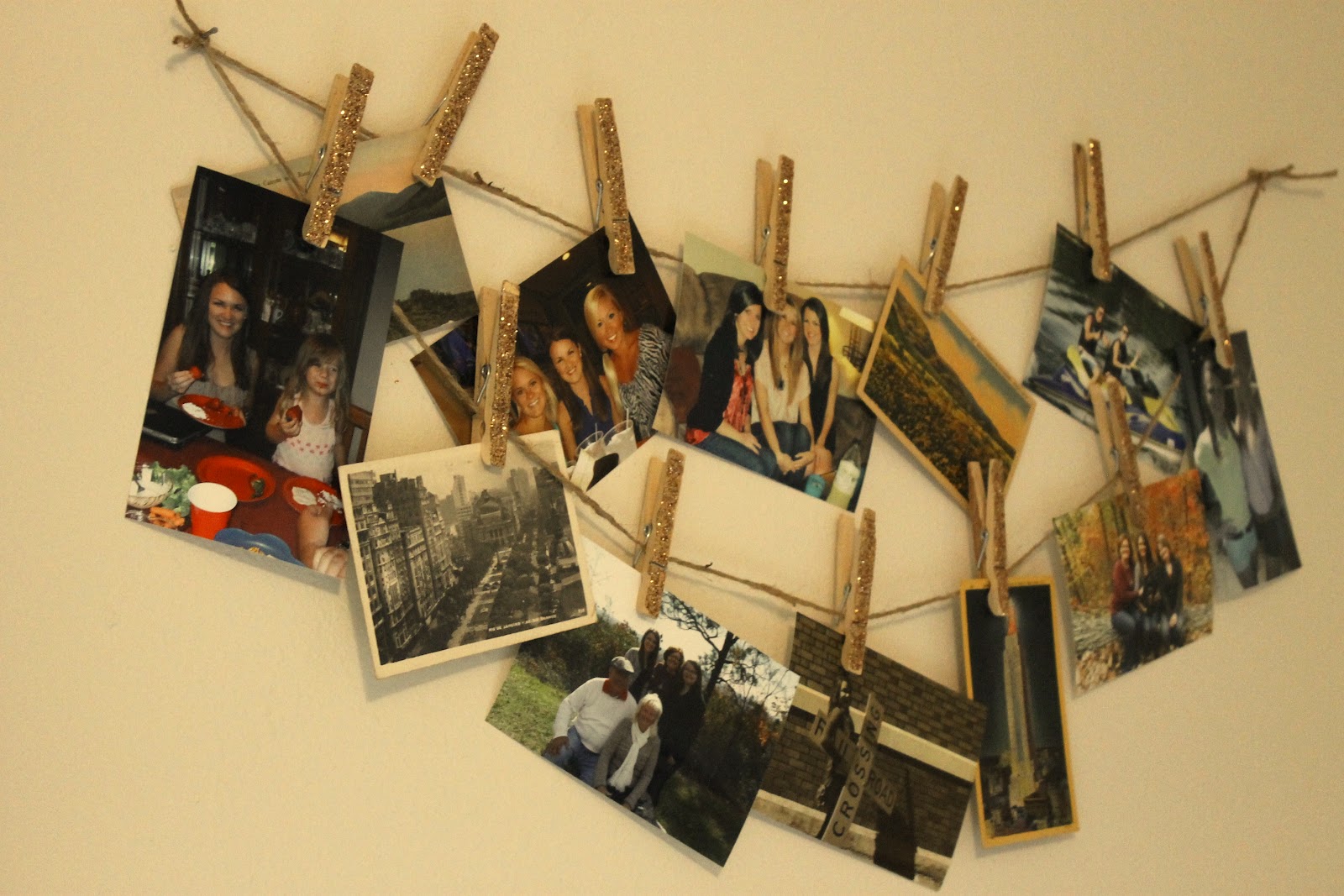 Semi-Charmed Life: Glitter & Twine Photo Display