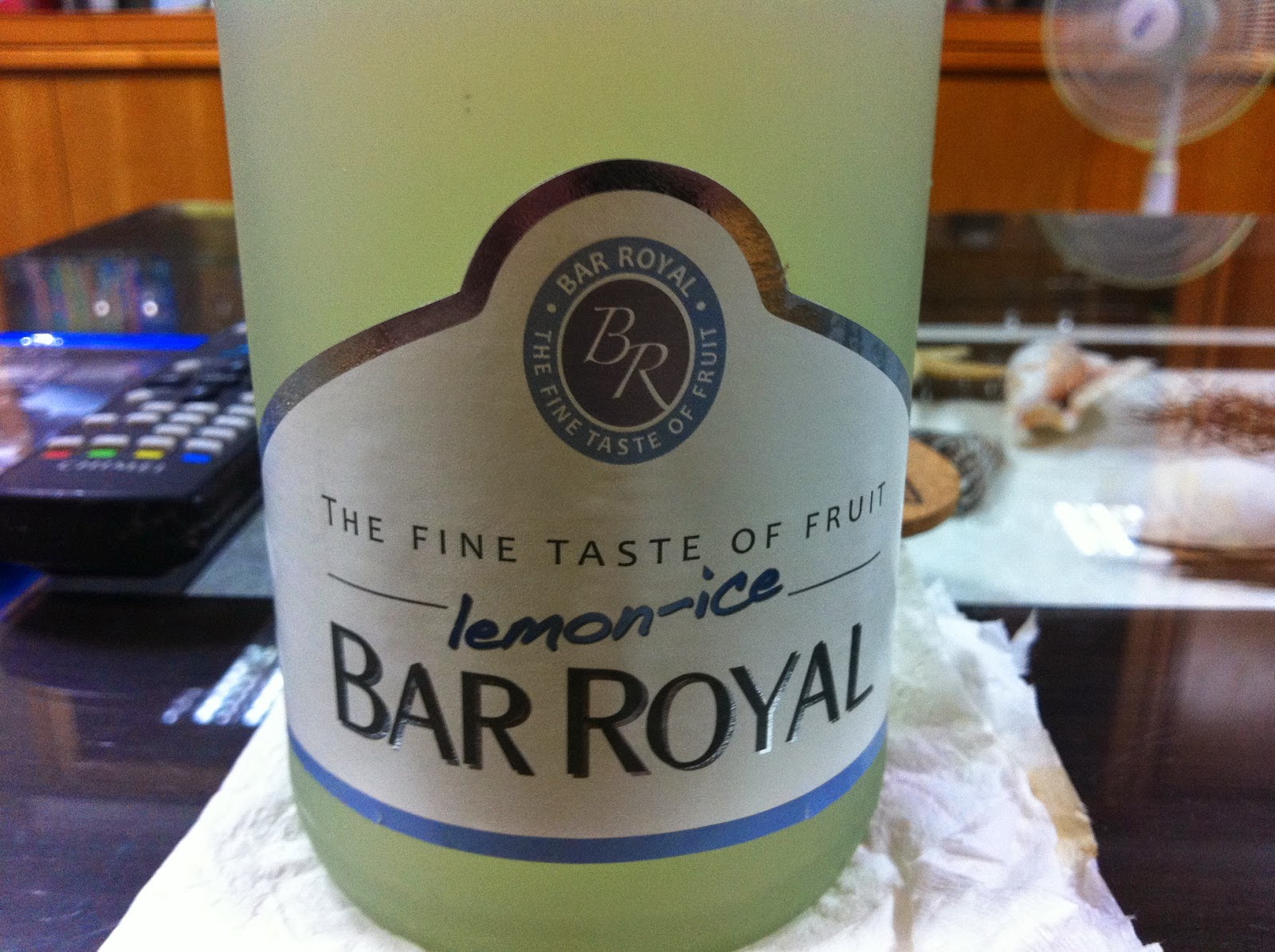 幻想流浪: 不負責任酒評 - 巴洛亞沁涼檸檬氣泡酒（Bar Royal Lemon Ice）