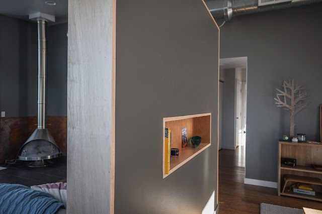 Building the floating wall: the final touches.