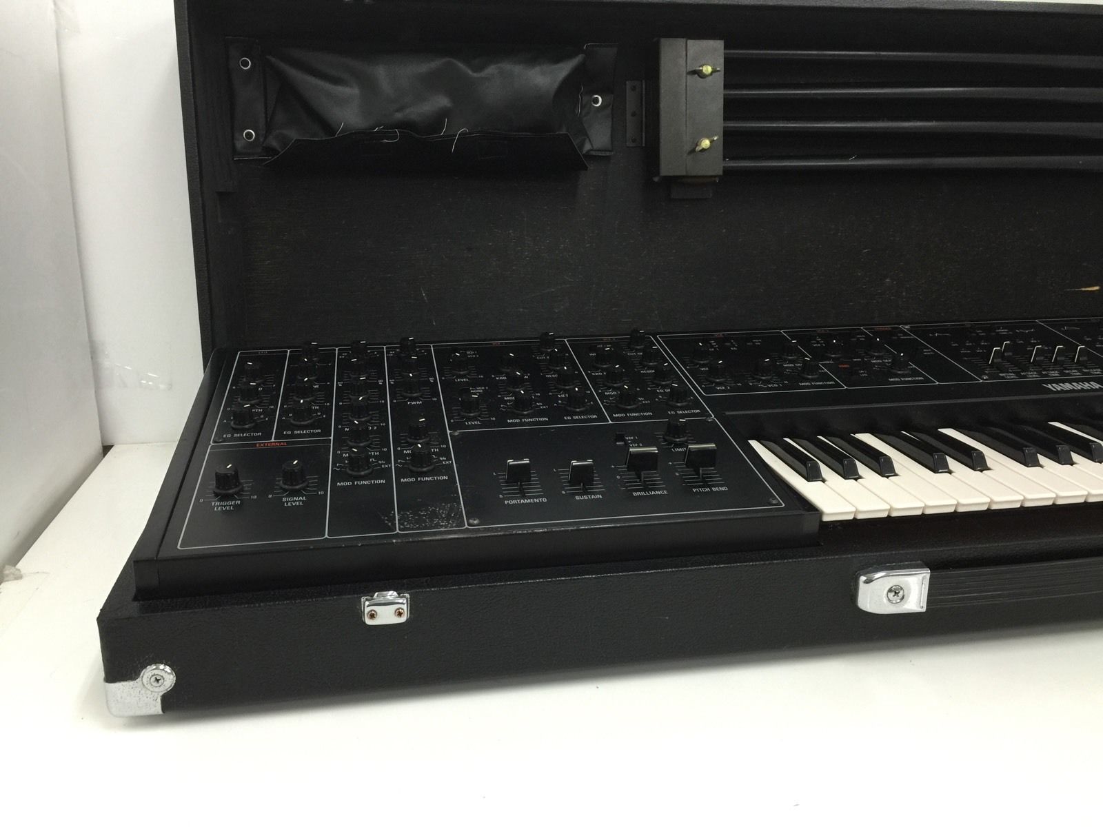 MATRIXSYNTH: Yamaha CS-30L Analog Synthesizer With Case & Legs SN 1492