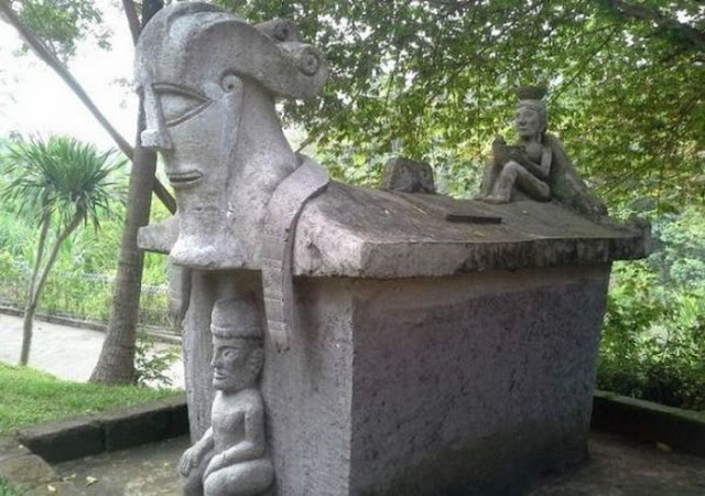 Pengertian Artefak Adalah : Jenis Artefak Zaman Batu dan Contoh ...