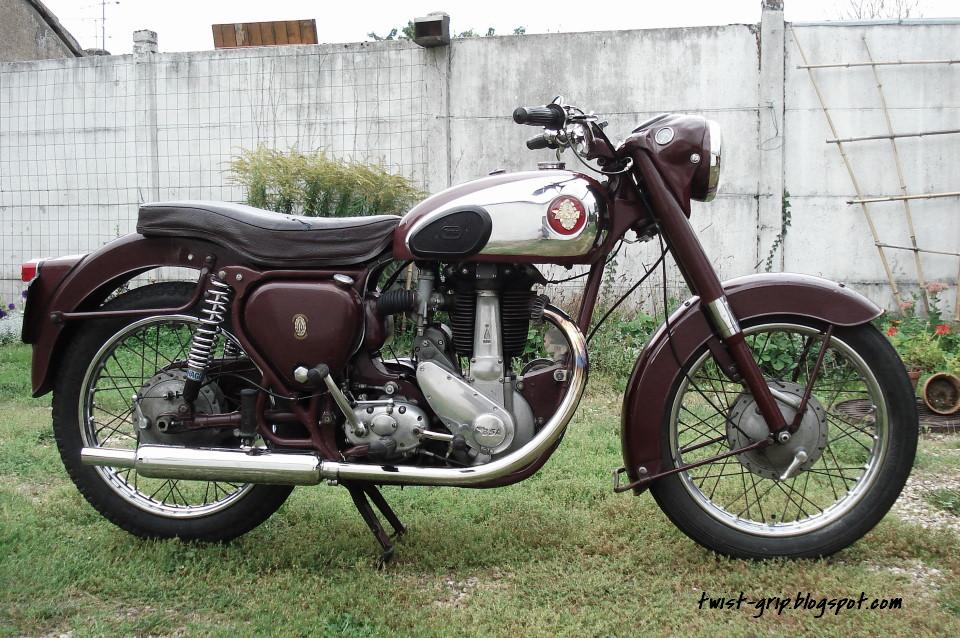 TWIST GRIP: 1957 BSA B31