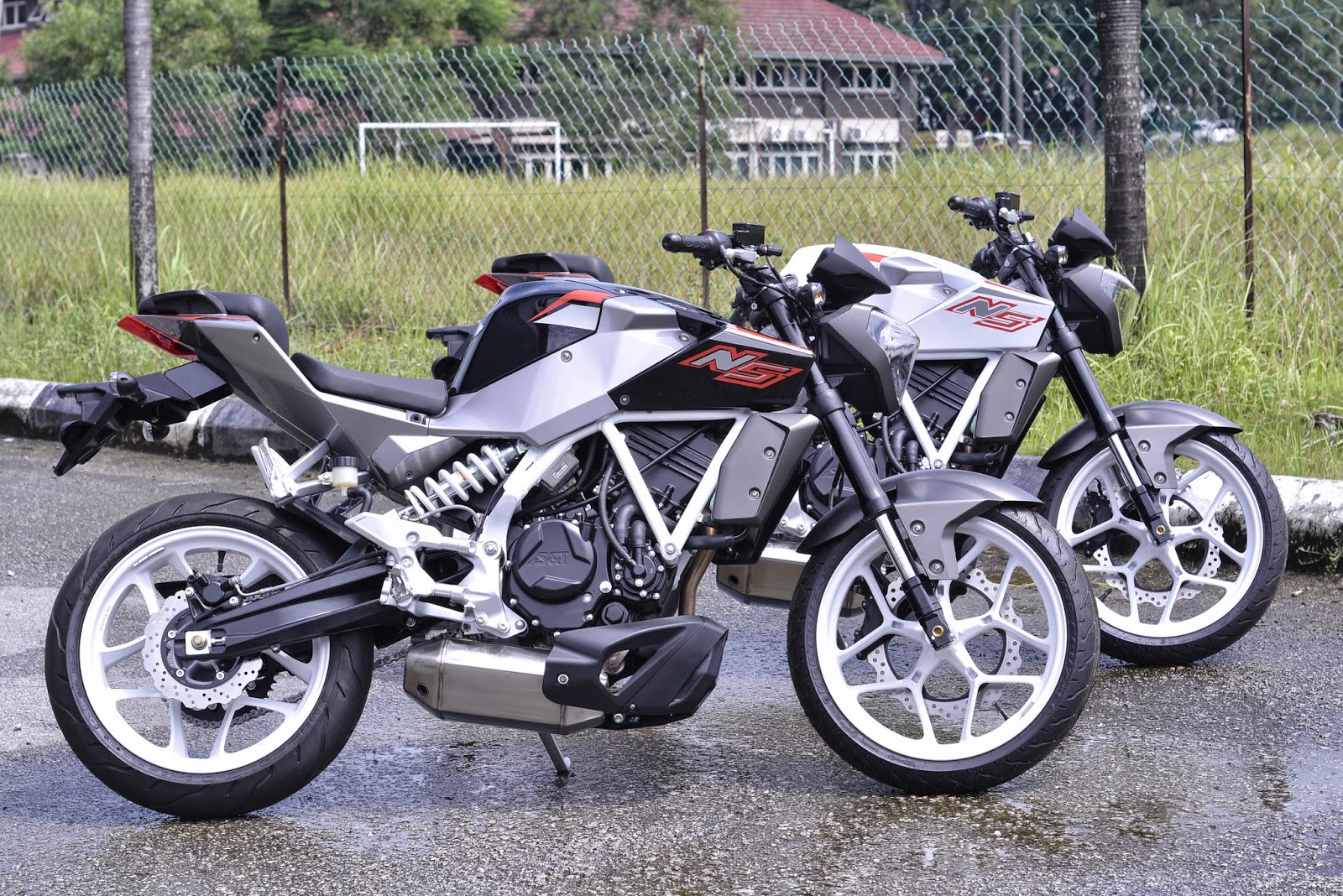 脫韁馬 之 廄: Naza與韓國KR Motors合作推出入門型重機 NAZA N5！