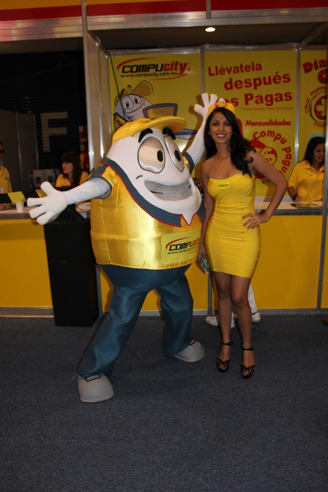 Tatiana Manosalva Fan: Preciosa en la Feria de la Computacion y ...