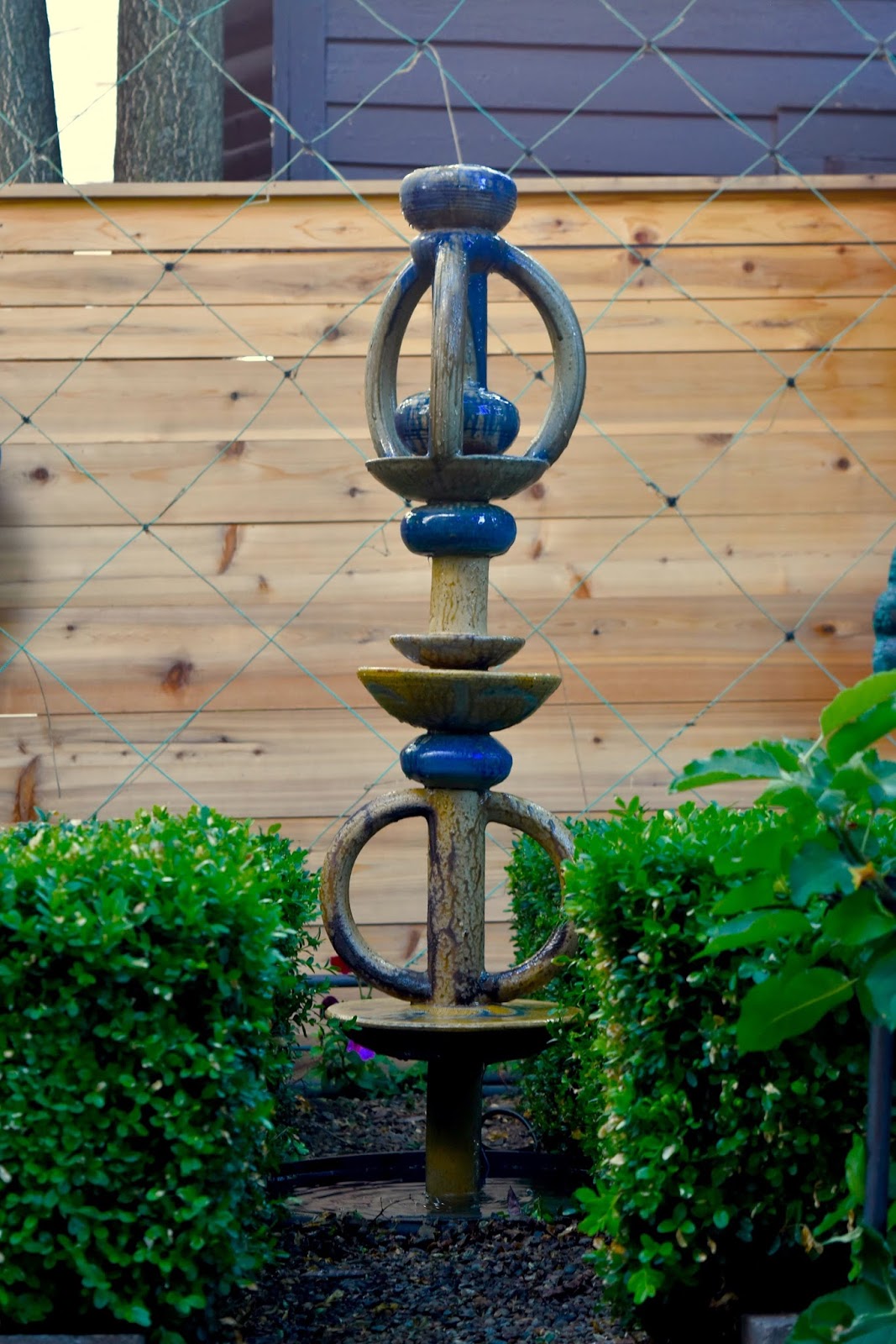 A make-your-own garden totem fountain