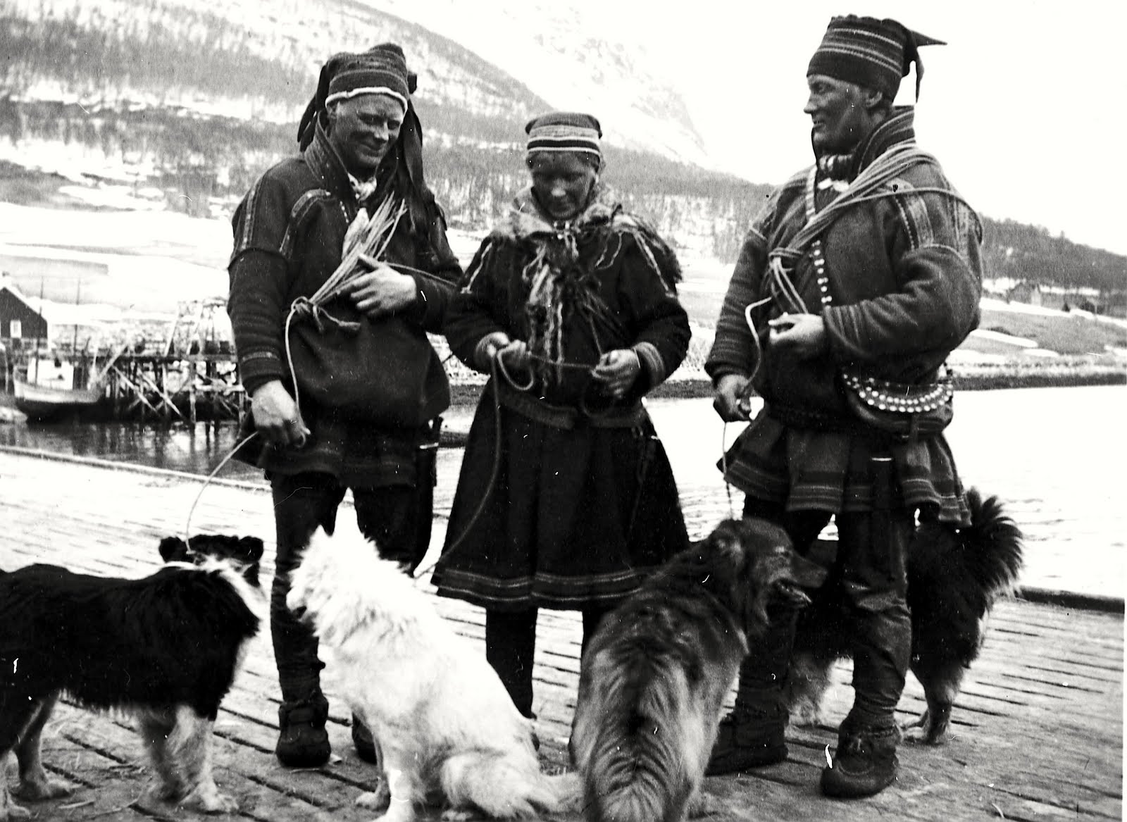 *The Saami - Samisk - Sámi*: Old and New Photographs of Sami - Gamle og ...