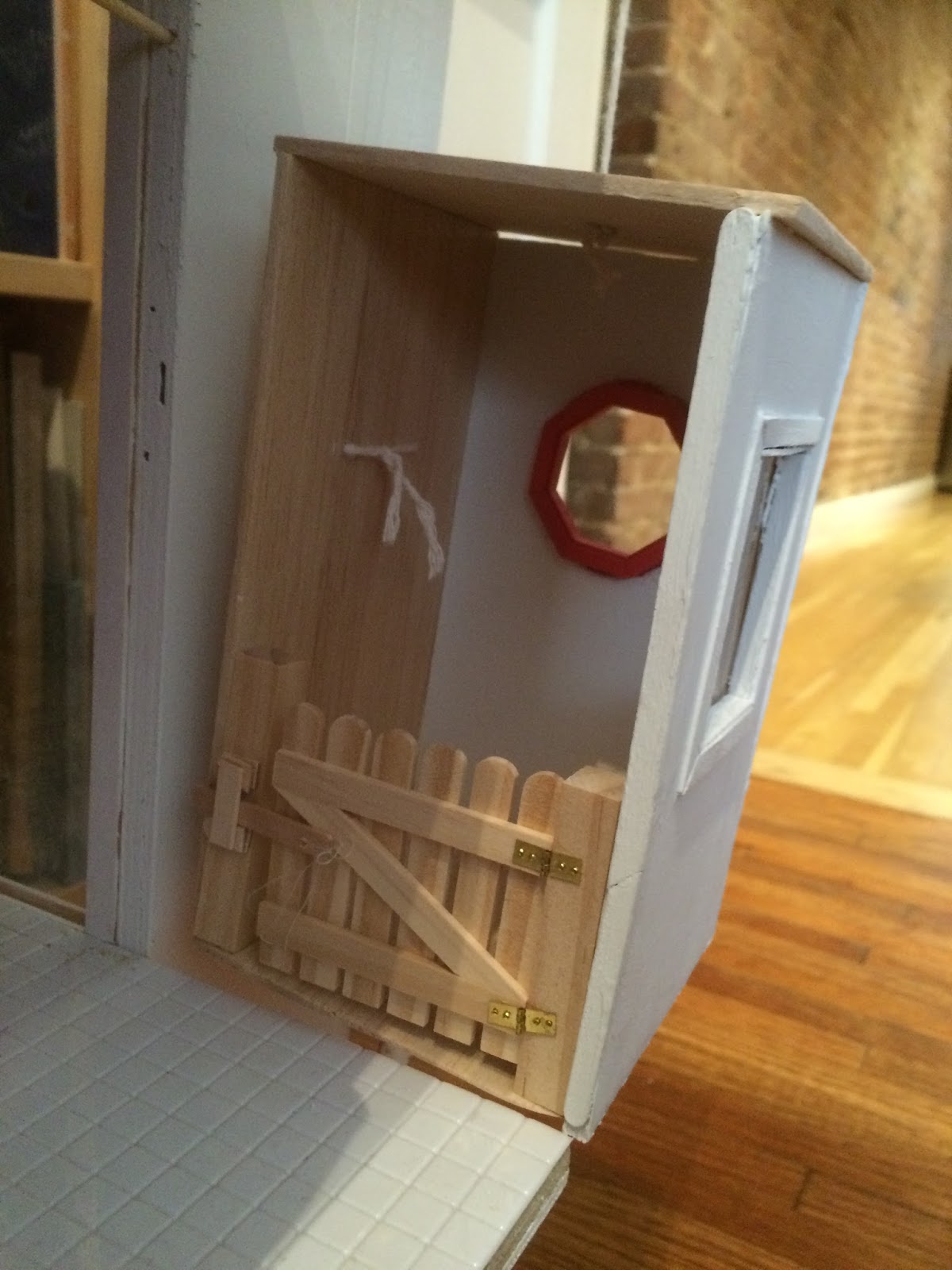 Penelope's Dollhouses: An Elevator for 48