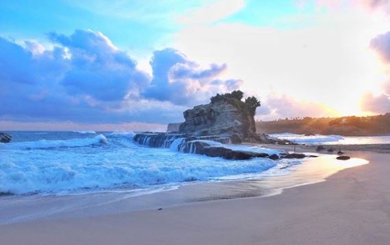 Pantai Klayar Pacitan, Harga Tiket dan Rute Perjalanan - Madiun Uncover