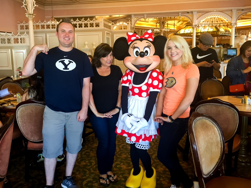 Simple Trick to Getting FUN Disney Character Photos