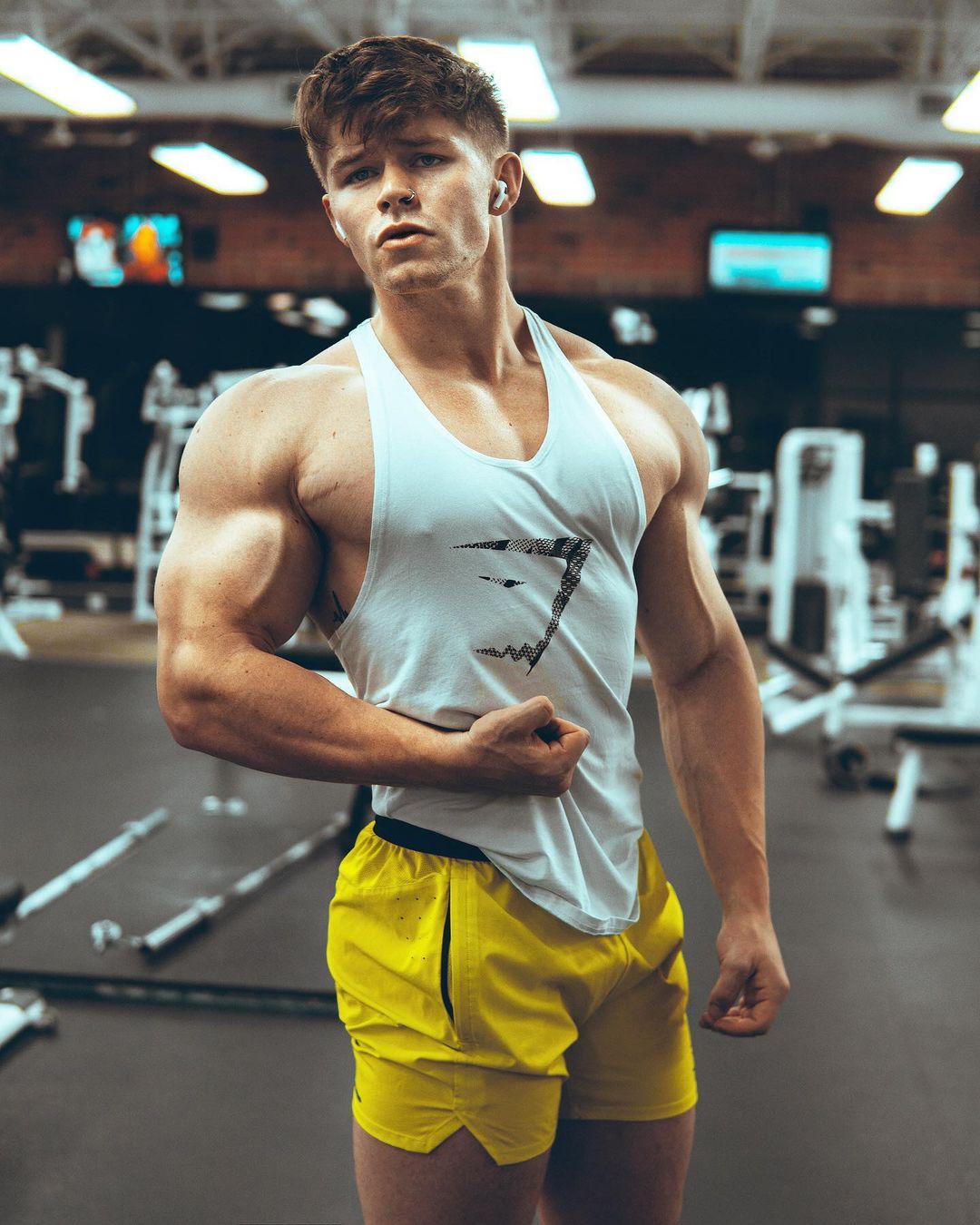the beauty of male muscle: Drew