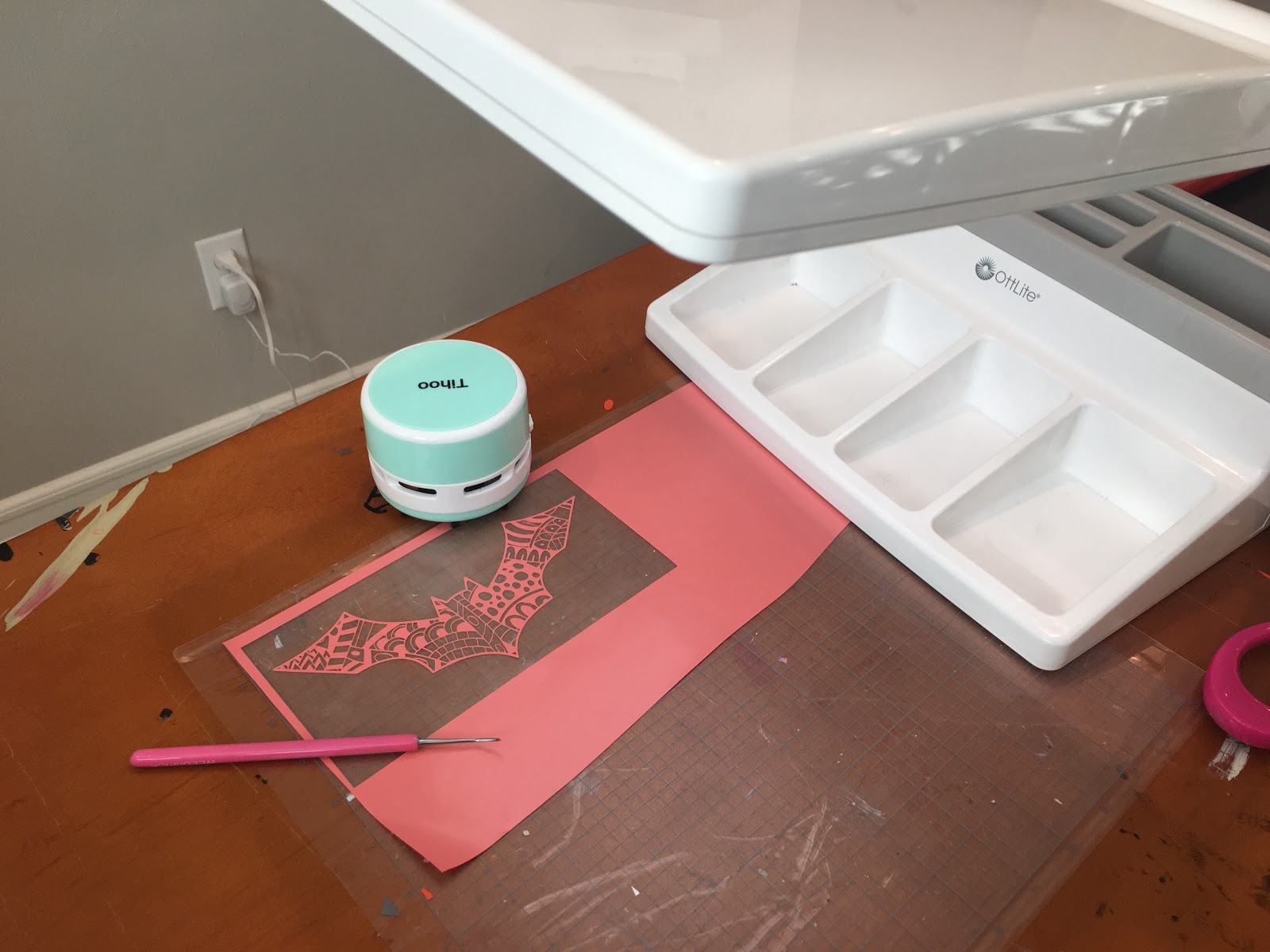 Best Way to See Cut Lines when Weeding HTV - Silhouette School