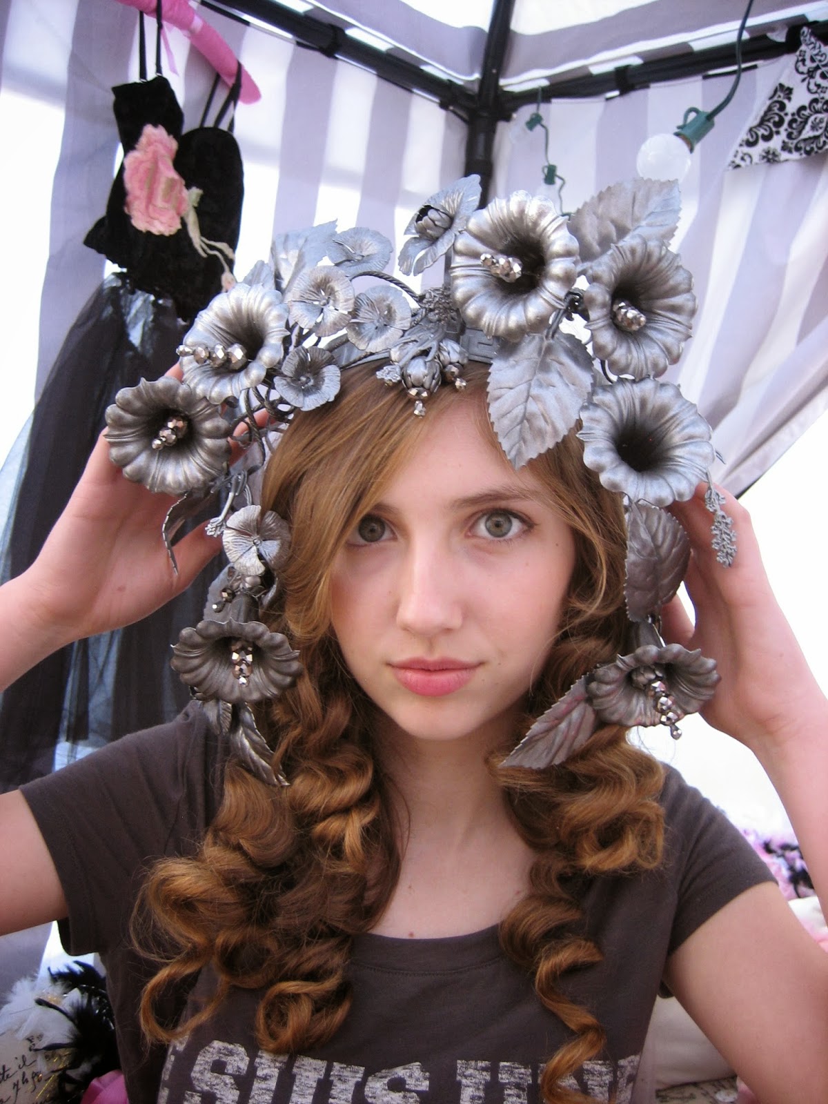 Vignettes Antiques: The Big Top Goes ~ Way Over The Top!