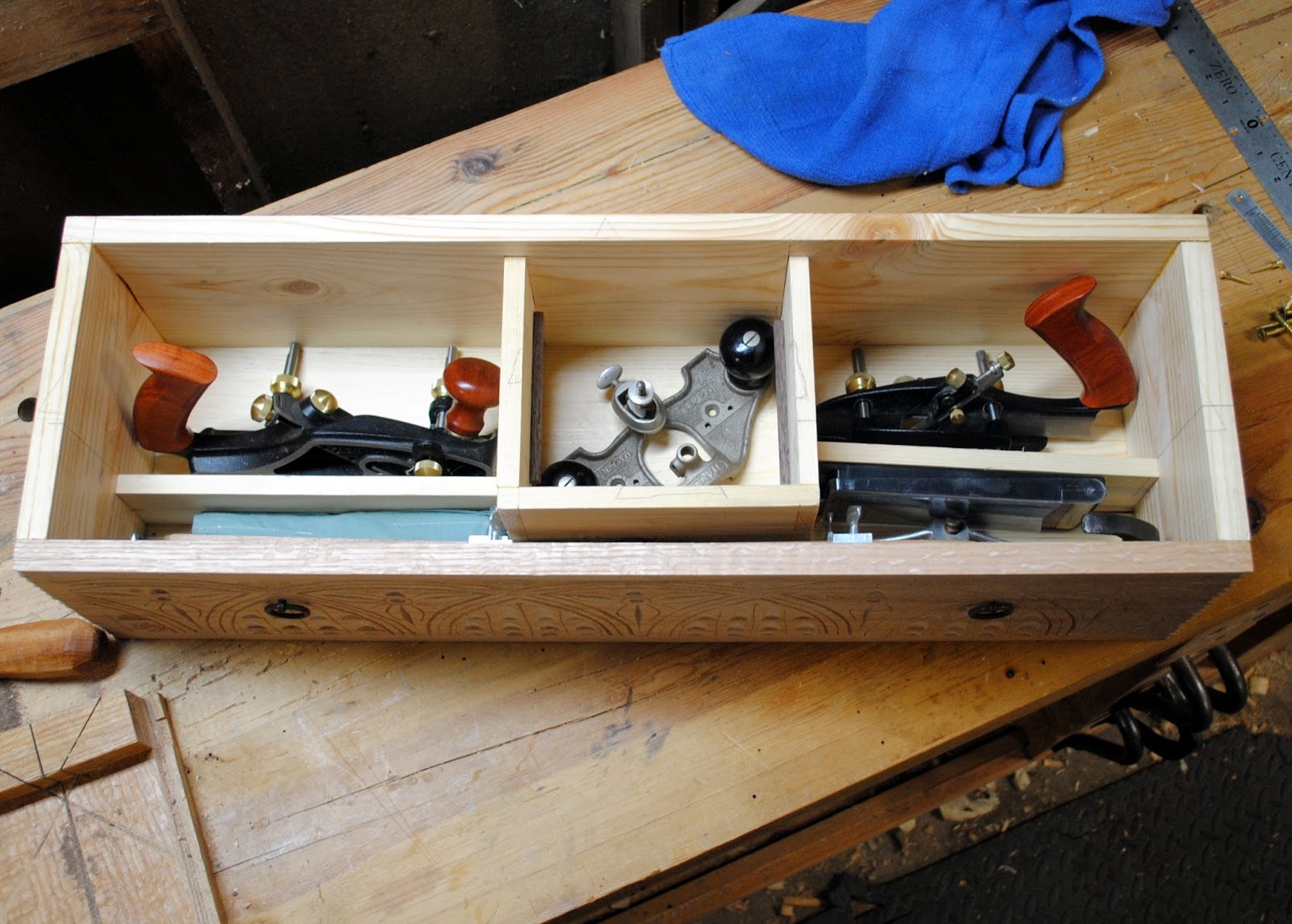 Dutch Tool Chest: All The Fixings
