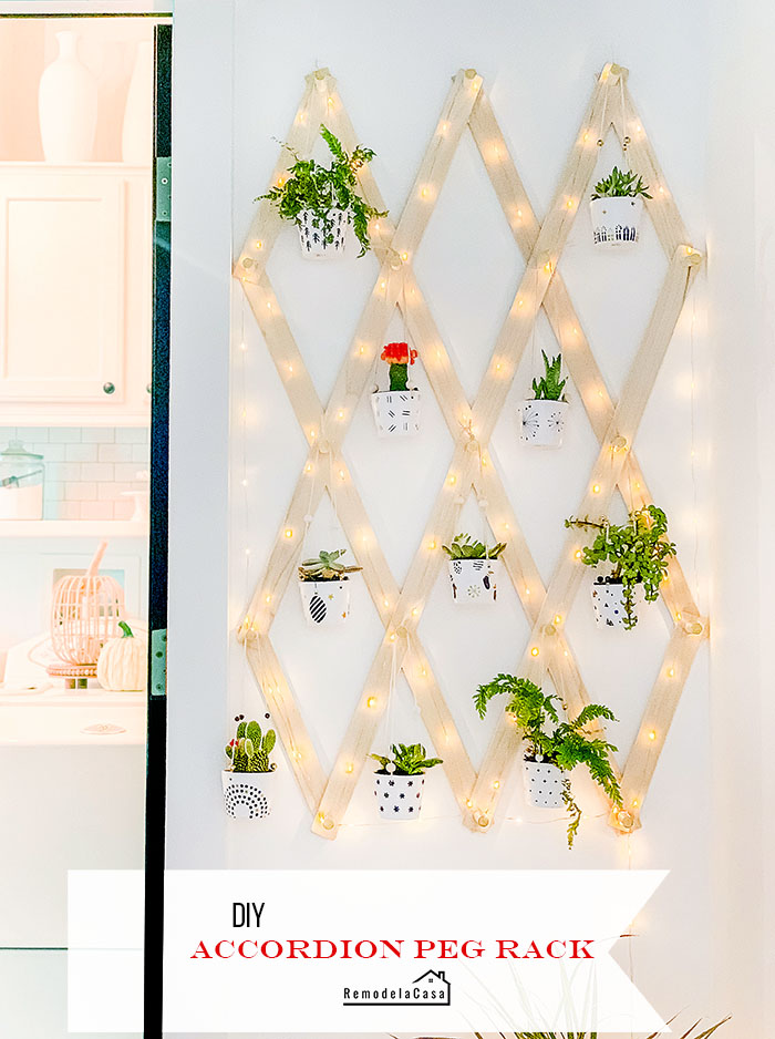 DIY - Accordion Peg Rack - Remodelando la Casa
