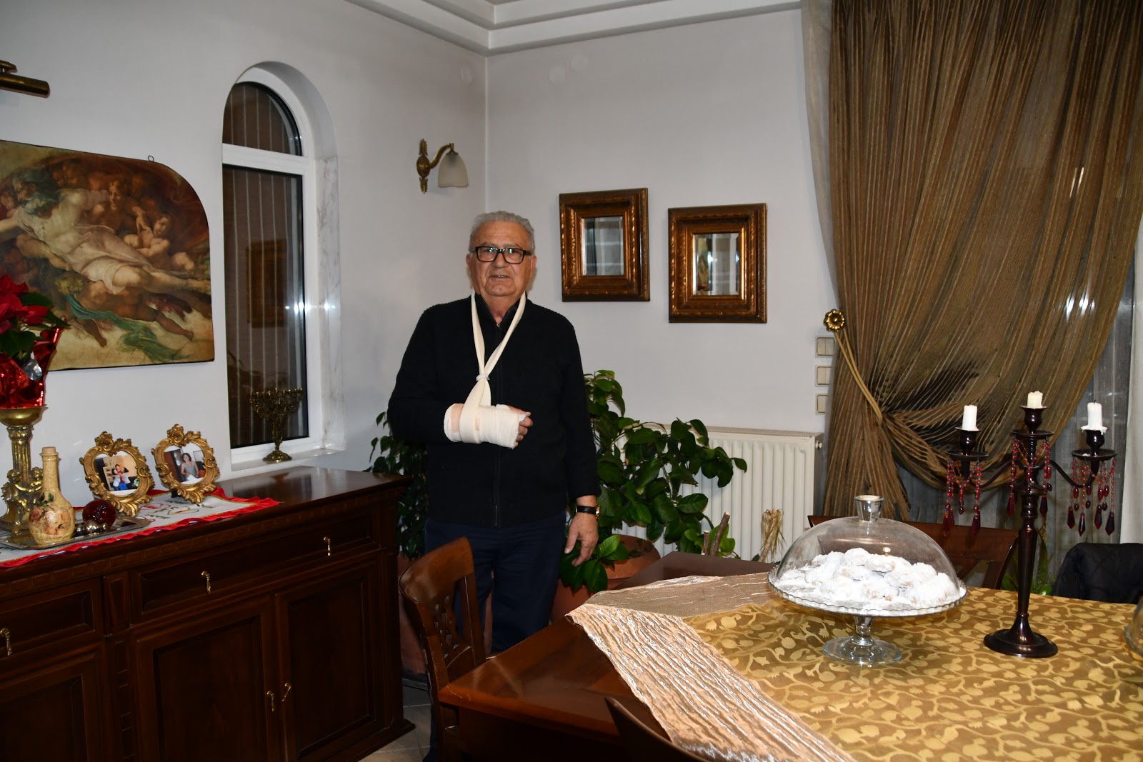 Ο ΓΥΨΟΣ ΣΤΟ ΔΕΞΙ ΧΕΡΙ ΘΑ ΈΧΕΙ ΓΙΑ ΛΙΓΕΣ ΗΜΕΡΕΣ ΣΤΟ "ΓΥΨΟ" ΤΗΝ ...