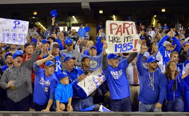 XM MLB Chat: Party like it's 1985, Royals fan signs