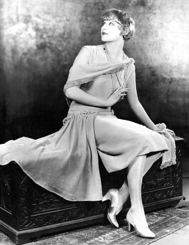 40 Gorgeous Photos of Greta Nissen in the 1920s and ’30s ~ Vintage Everyday