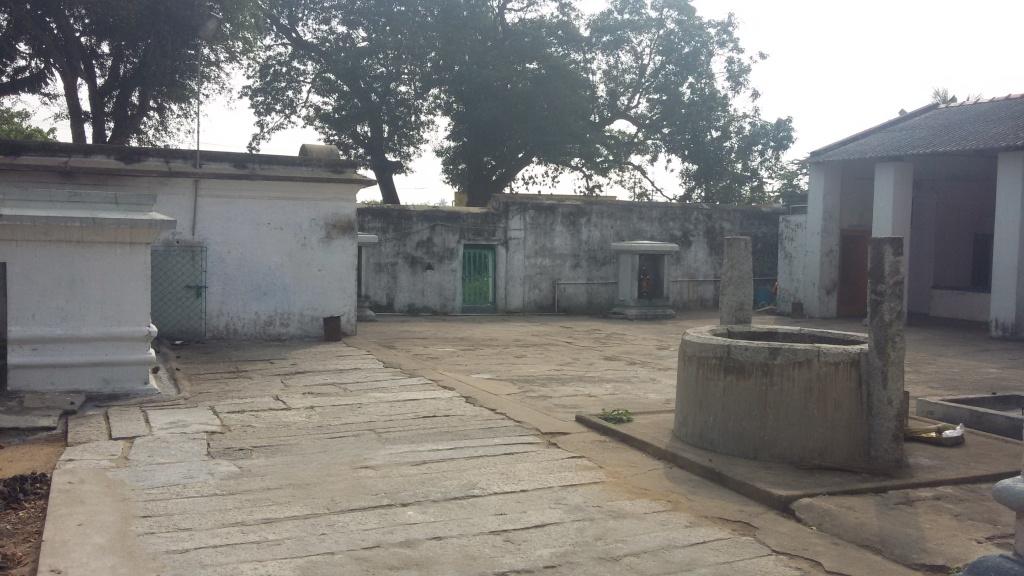 Tamilnadu Tourism: Muktheeswarar Temple, Kadambathur, Thiruvallur