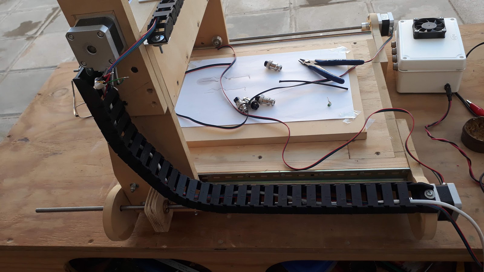 Maker: PRIMERA CAJA DE CONTROL - (DIY CNC)