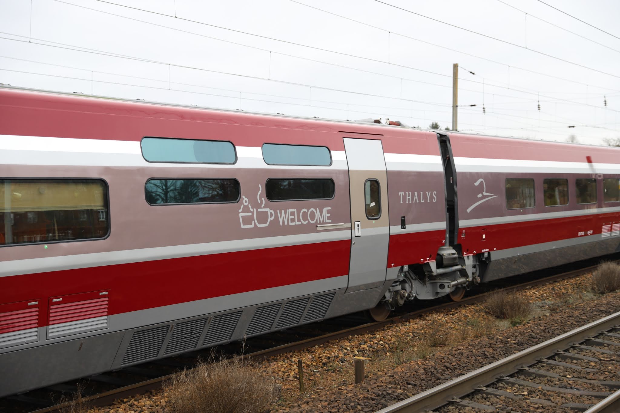 LA PASSION DU TRAIN: Rame Thalys PBKA 4341 avec la nouvelle livrée RUBY ...