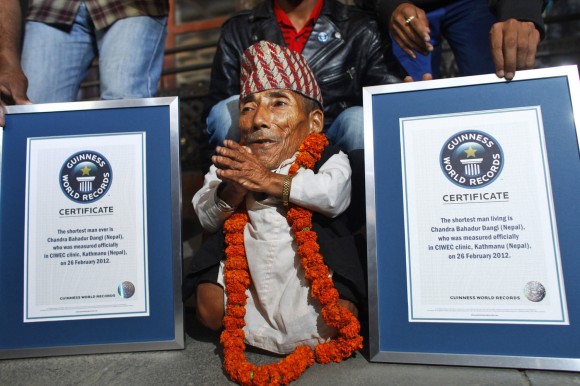 Bilder Zu Der Kleinste Mann Der Welt