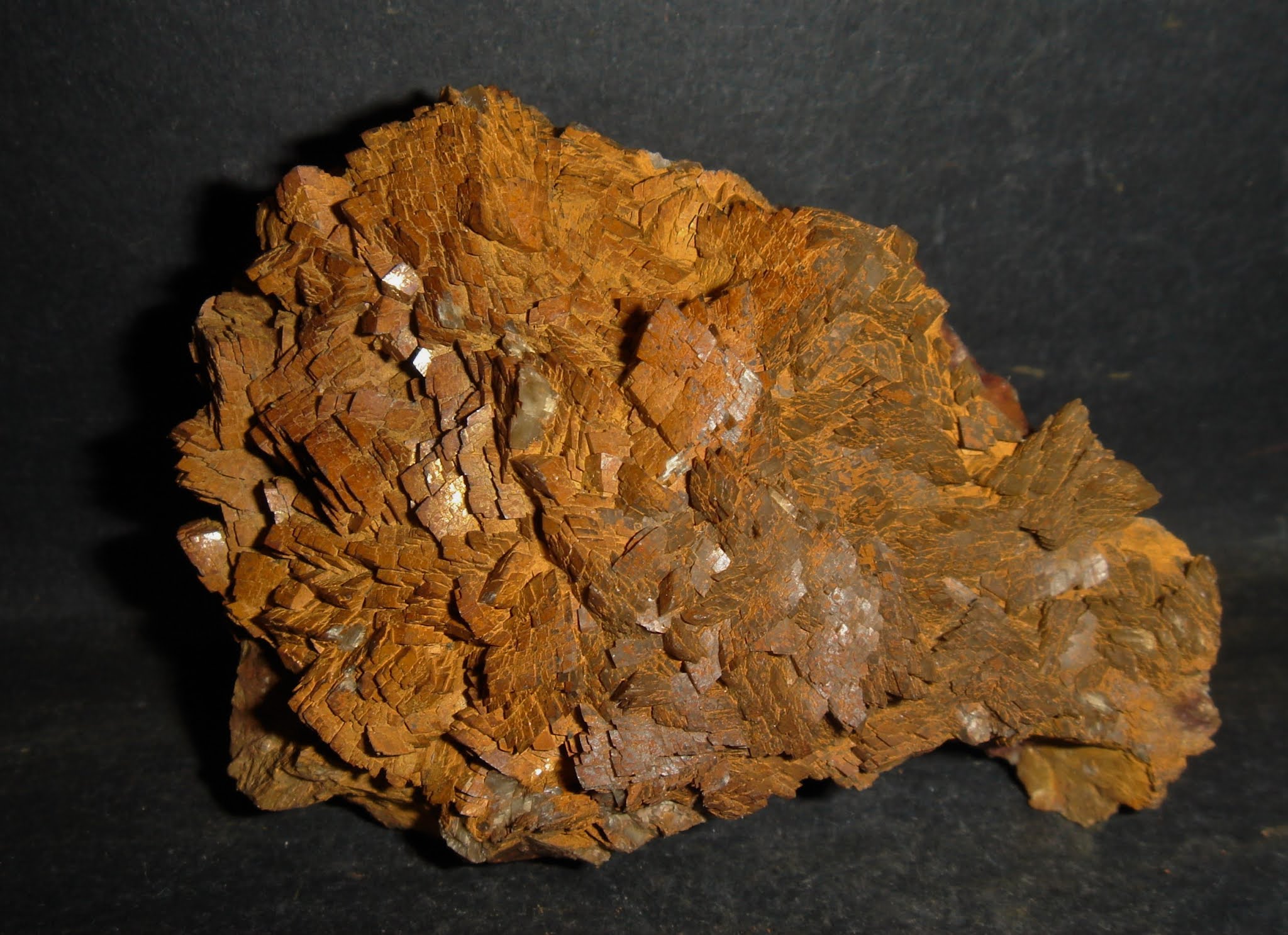 MineralesDB: Siderita, Mina La Gitana, Las Carreras, Bizkaia