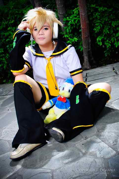 Cosplayer(s) Around the Globe: Cosplayer(s) around the Globe