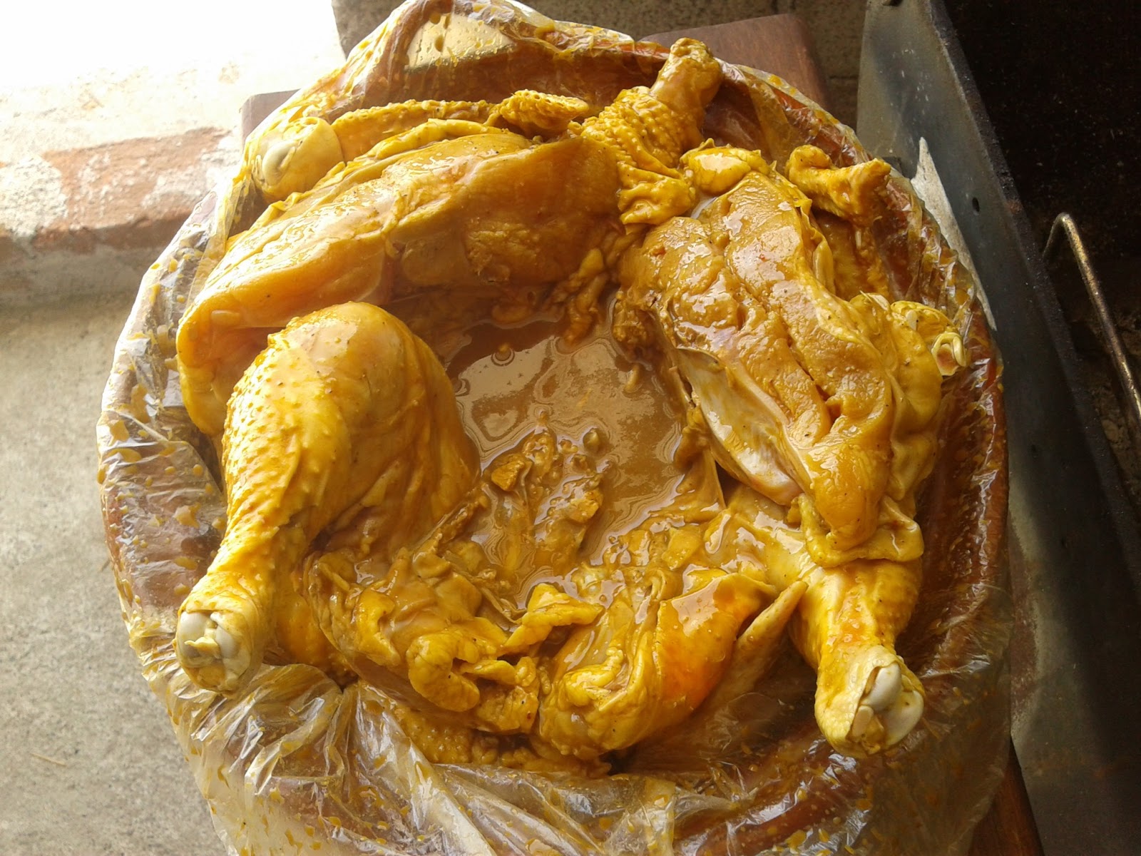 POLLO MARINADO EN MOSTAZA ASADO AL CARBÓN.