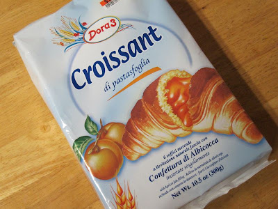 International Weekend: Dora3 Apricot Jam Croissant
