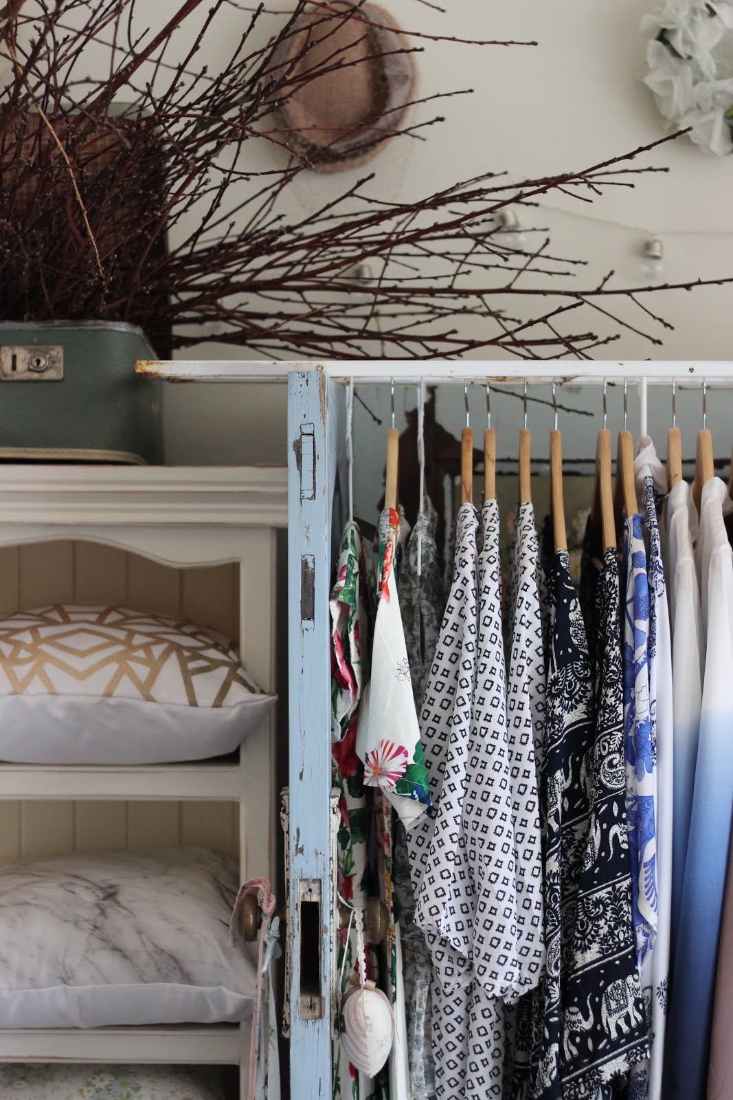 Adeline Country Cottage: Vintage Wallpaper Storage Boxes